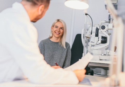 Eye Doctor in South Des Moines, IA | Eyemart Optical Outlet